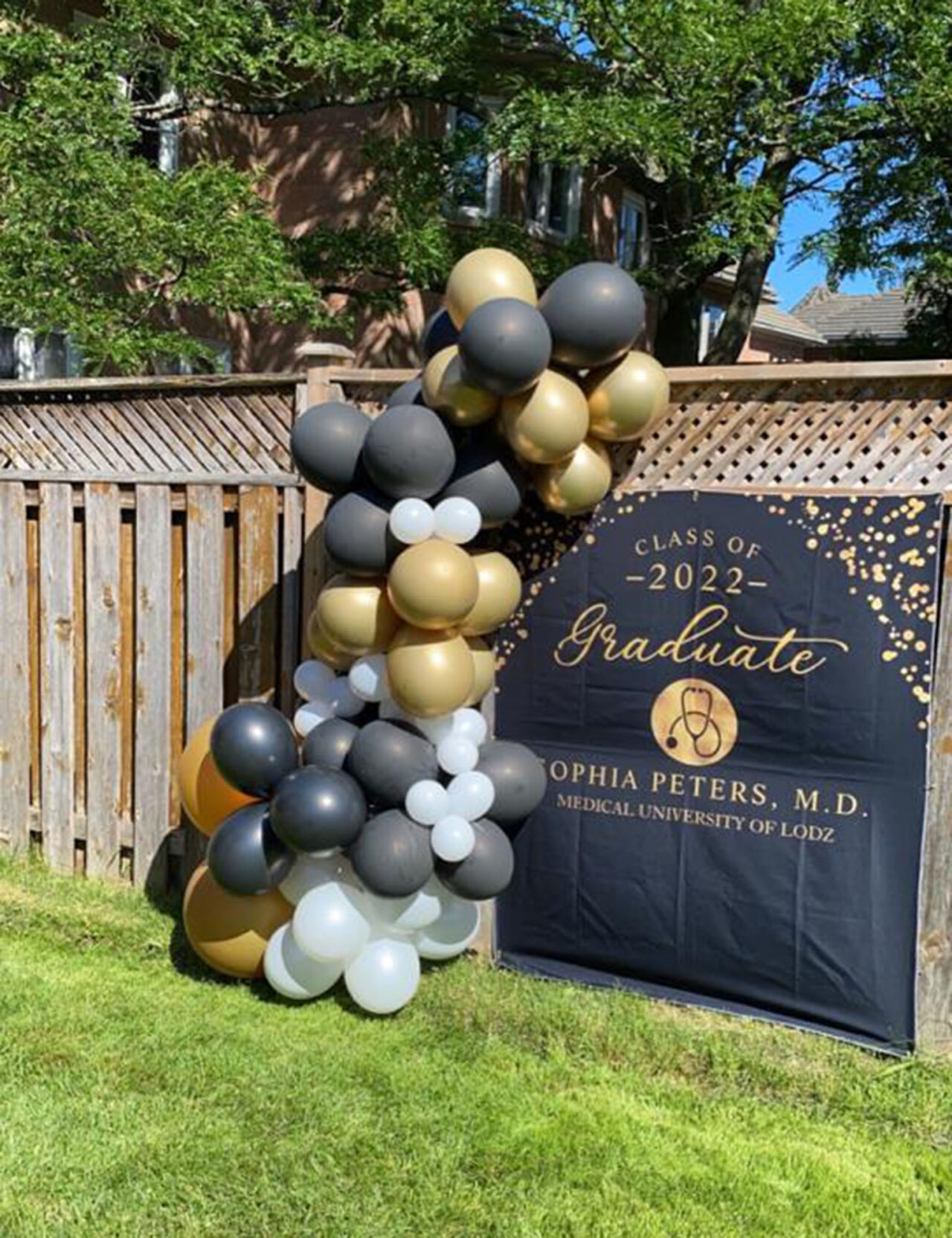 Balloon Delivery Toronto | Balloon Decor Company Toronto | Balloon ...